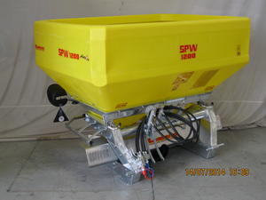 Fertilizer spreader by Gamberini, the quality of Plasticone